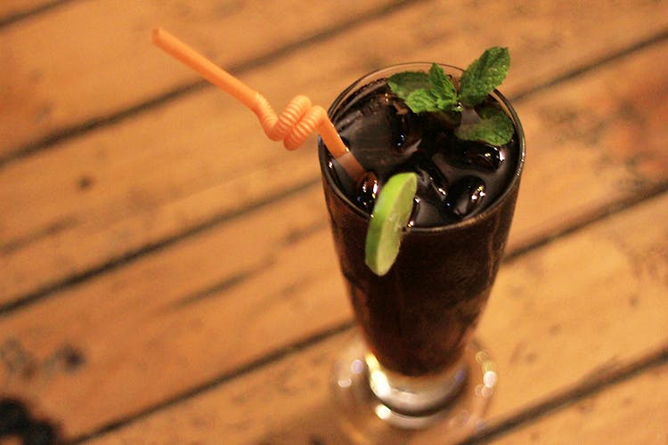 Cosy Decor & Sheesha Till 2AM: This Pune Lounge Is Where We're Partying ...