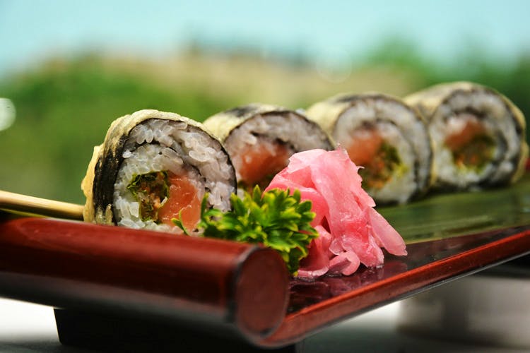 Tandoori Chicken & Pineapple Sushi At Sakura's Sushi Fest | LBB