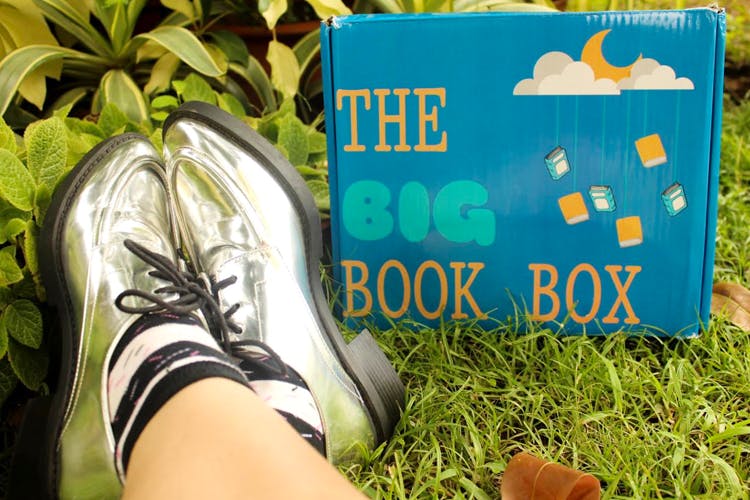 Love Reading? This Subscription Box Home Delivers Books, Notes From ...
