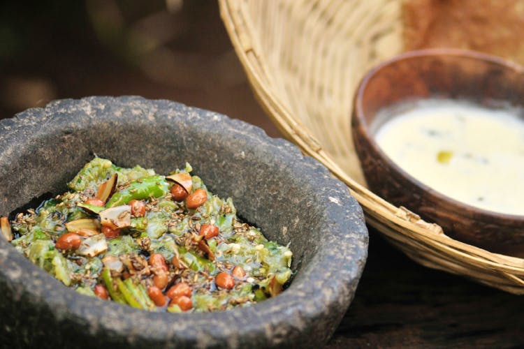 Sip Wine, Eat Khandeshi Food On This Weekend Trip | LBB, Mumbai