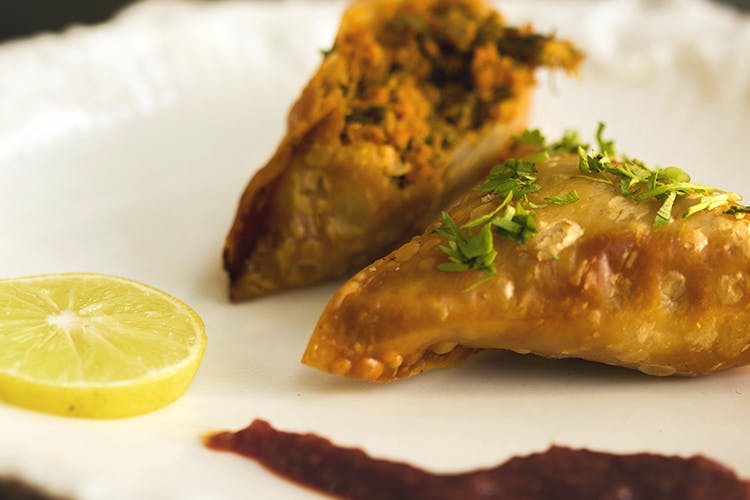 Bring In 2017 With Mutton Samosas, Khichda & Chai At This Lower Parel ...