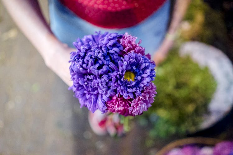 #LBBPhotoStory: Lilies And Roses Under INR 50? Only At The Dadar Flower ...