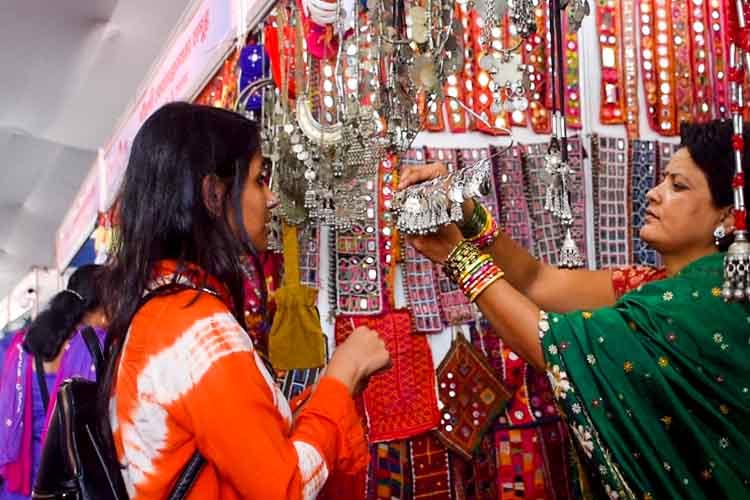 The Lil Flea Festival Is Back This December With Shopping, Food And ...